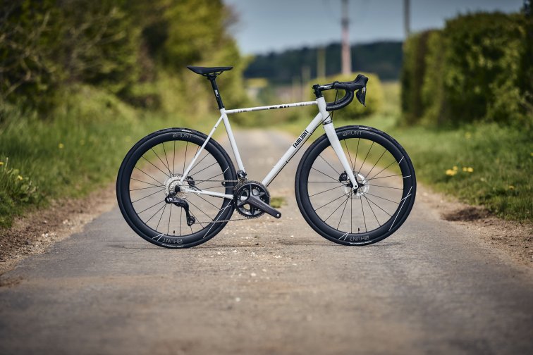 FAIRLIGHT-2023-STRAEL-Monochrome-L1300838 – Fairlight Cycles